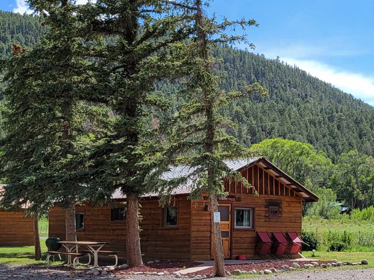 Fort Wilderness Cabin – Chinook Lodge, Cabins & RV Park