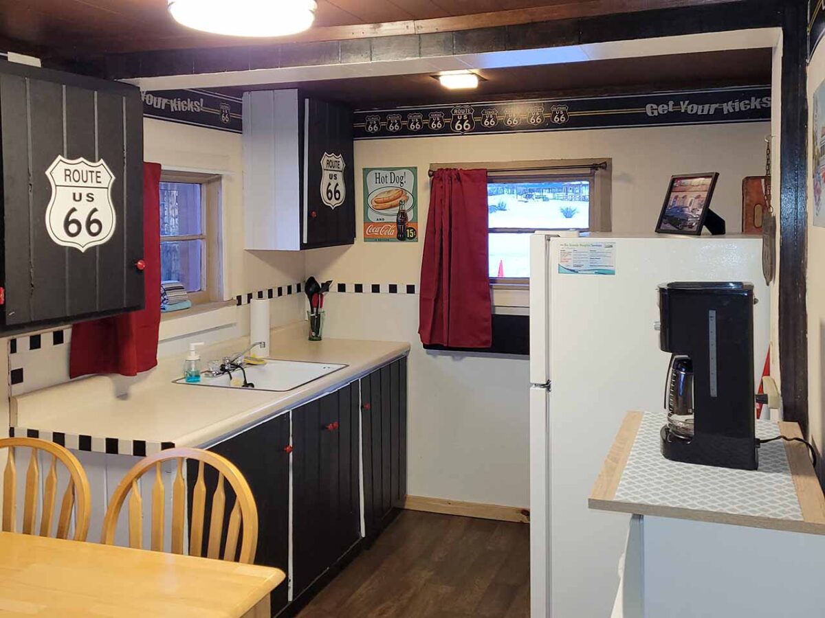 Route 66 Cabin - Chinook Lodge, Cabins & RV Park
