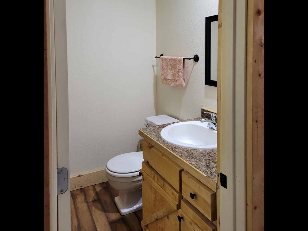 Sunset Suite Cabin - Chinook Lodge, Cabins & RV Park