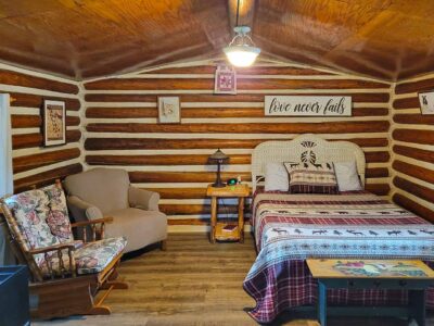 Farmhouse Cabin – Chinook Lodge, Cabins & RV Park