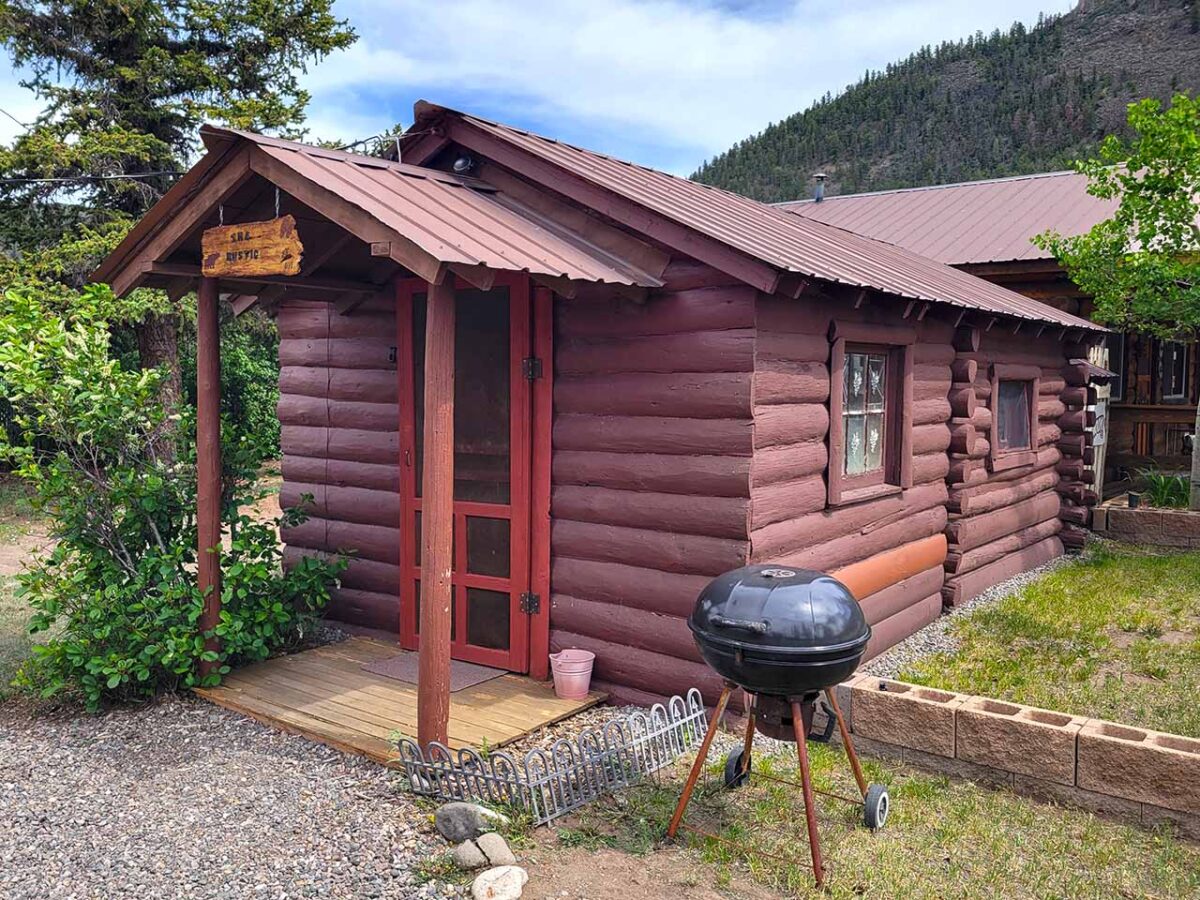 Rustic Camper Cabin - Chinook Lodge, Cabins & RV Park
